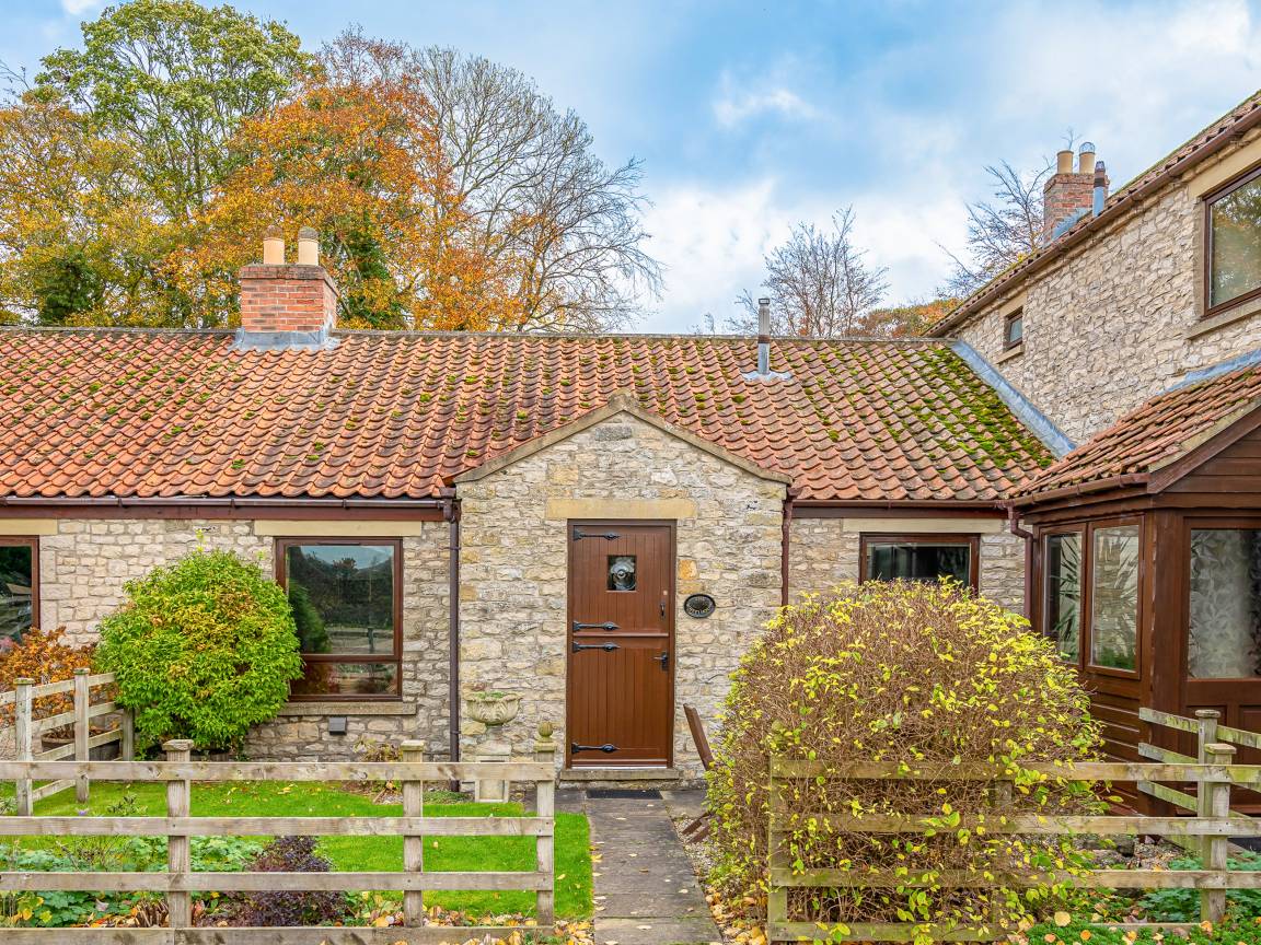Cottage ∙ 2 Bedrooms ∙ 5 Guests - Thornton Dale
