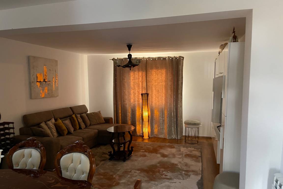 365 M² Villa ∙ 4 Bedrooms ∙ 10 Guests - Sucevița