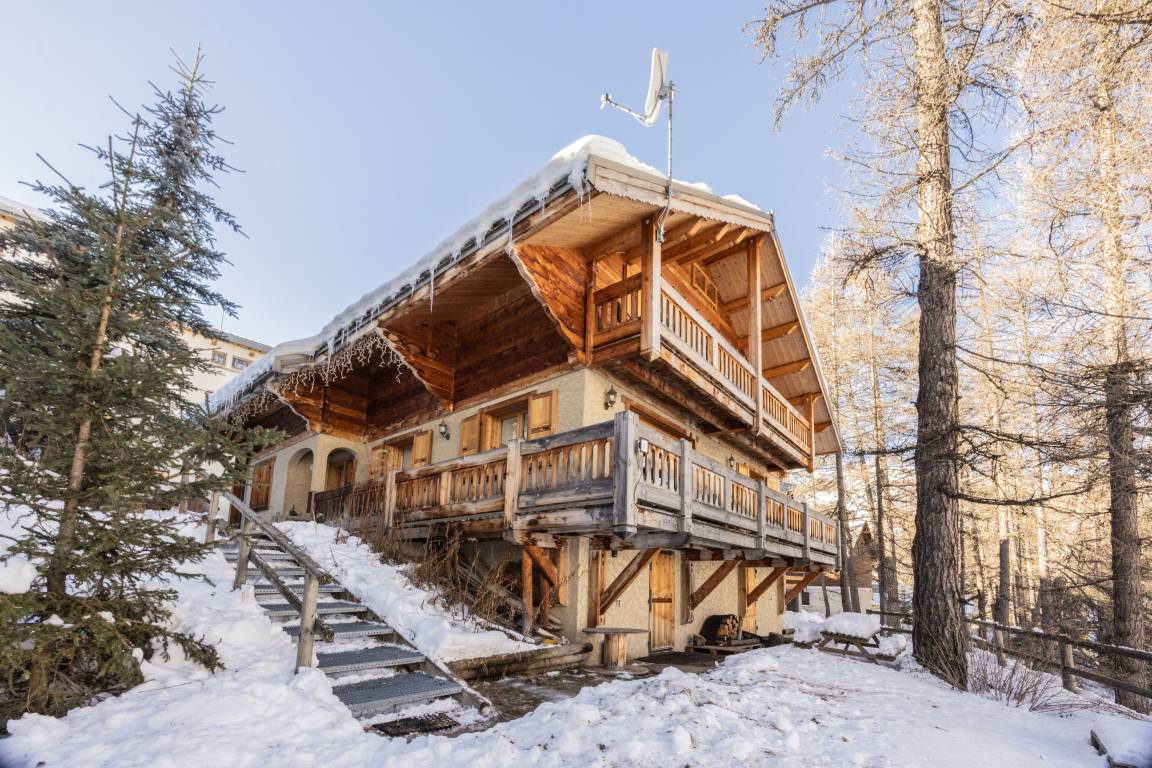 220 M² Chalet ∙ 6 Bedrooms ∙ 14 Guests - Ceillac