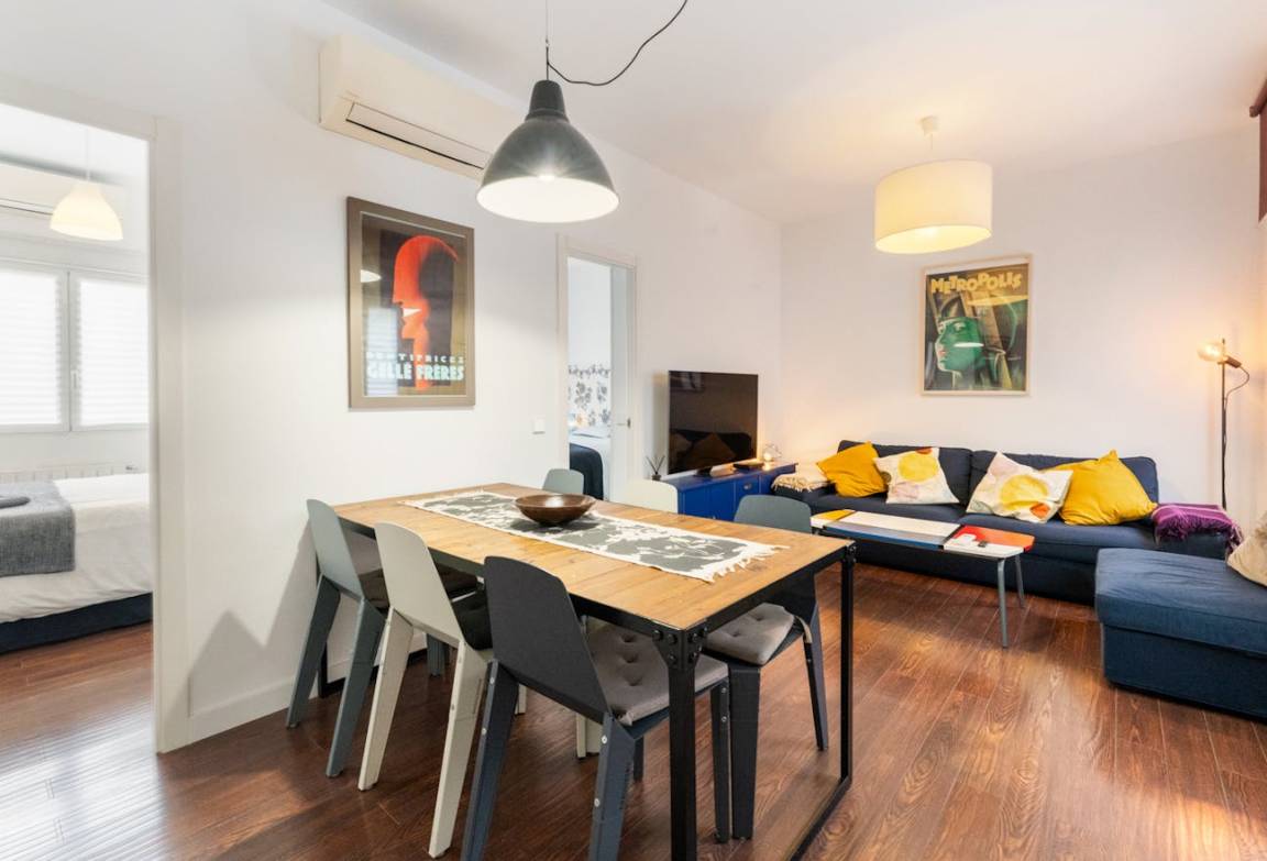 61 M² Apartamento ∙ 2 Habitaciones ∙ 4 Huéspedes - Madrid