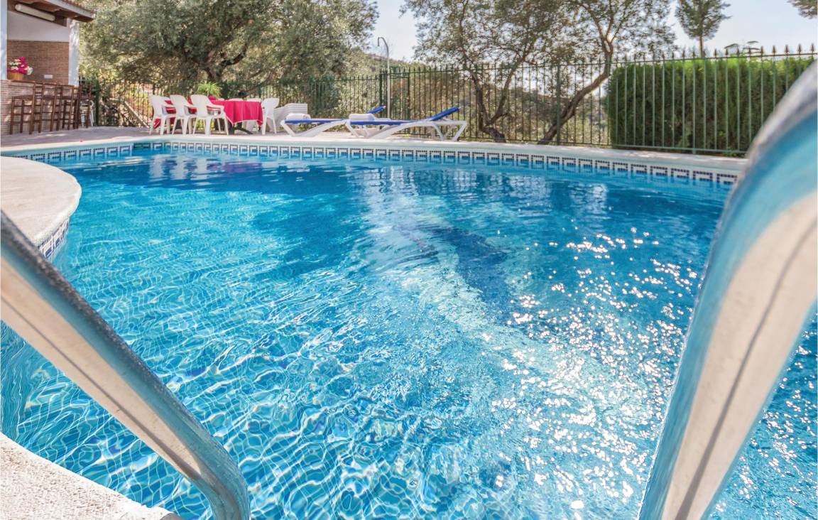 243 M² Casa ∙ 9 Habitaciones ∙ 20 Huéspedes - Torrox Costa