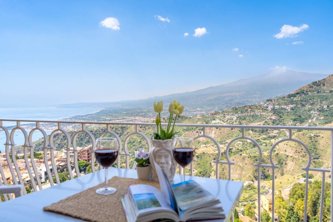 100 M² Appartamento Vacanza ∙ 2 Camere Da Letto ∙ 4 Ospiti - Taormina