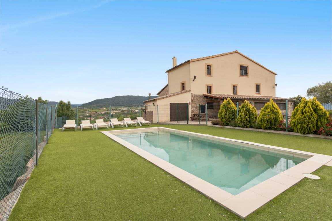 226 M² Casa ∙ 6 Habitaciones ∙ 18 Huéspedes - Cardona