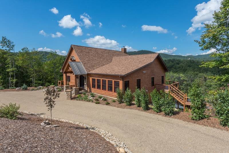 465 M² Cabin ∙ 3 Bedrooms ∙ 8 Guests - Black Mountain, NC