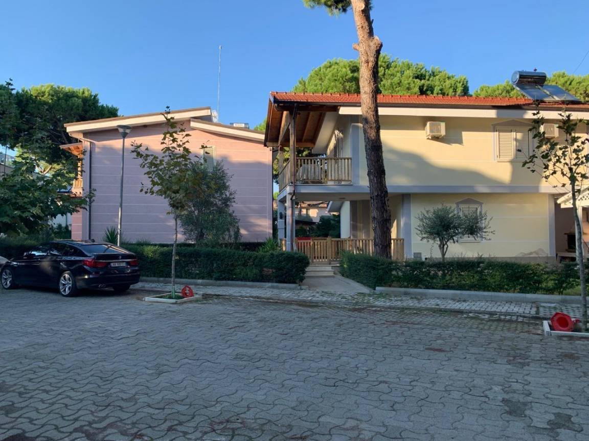 115 M² Villa ∙ 2 Bedrooms ∙ 4 Guests - Tirana