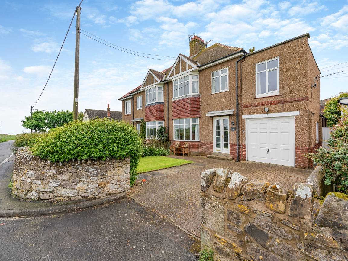 Cottage ∙ 4 Bedrooms ∙ 6 Guests - Bamburgh