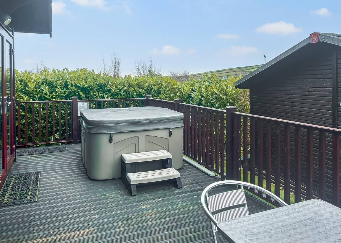 Chalet ∙ 2 Bedrooms ∙ 4 Guests - Tintagel