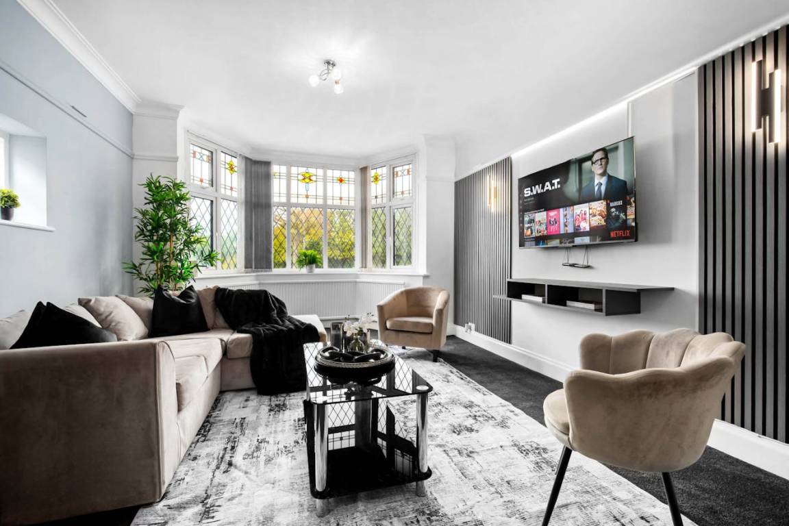 371 M² House ∙ 5 Bedrooms ∙ 10 Guests - Birmingham