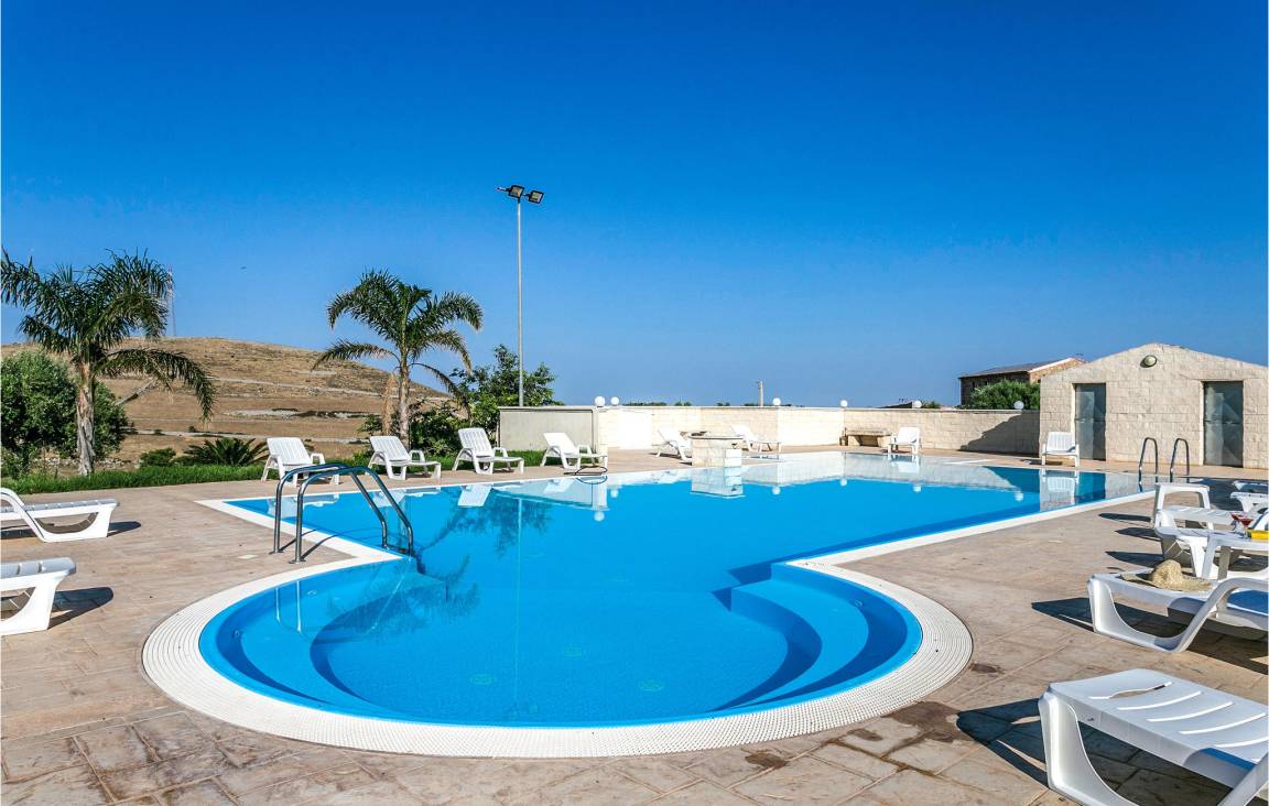 230 M² Duplex ∙ 5 Chambres ∙ 15 Personnes - Comiso
