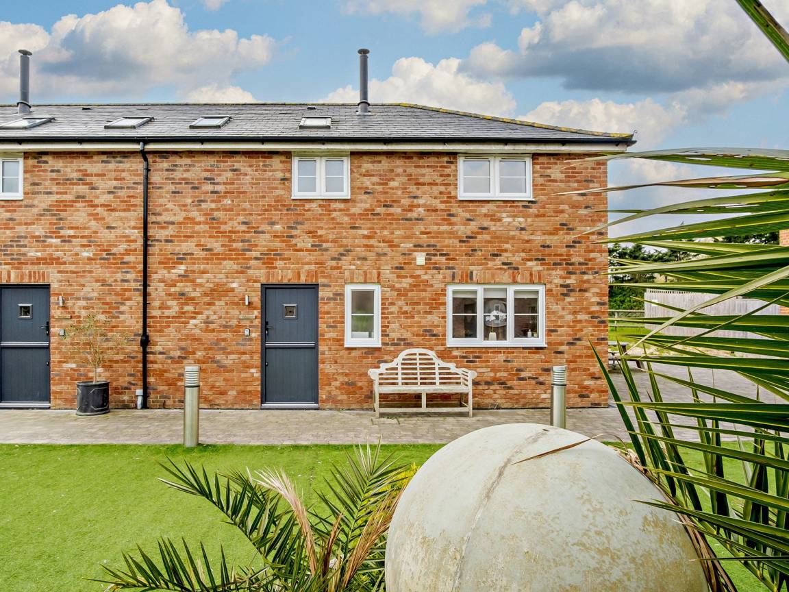 Cottage ∙ 3 Bedrooms ∙ 6 Guests - Carisbrooke Castle