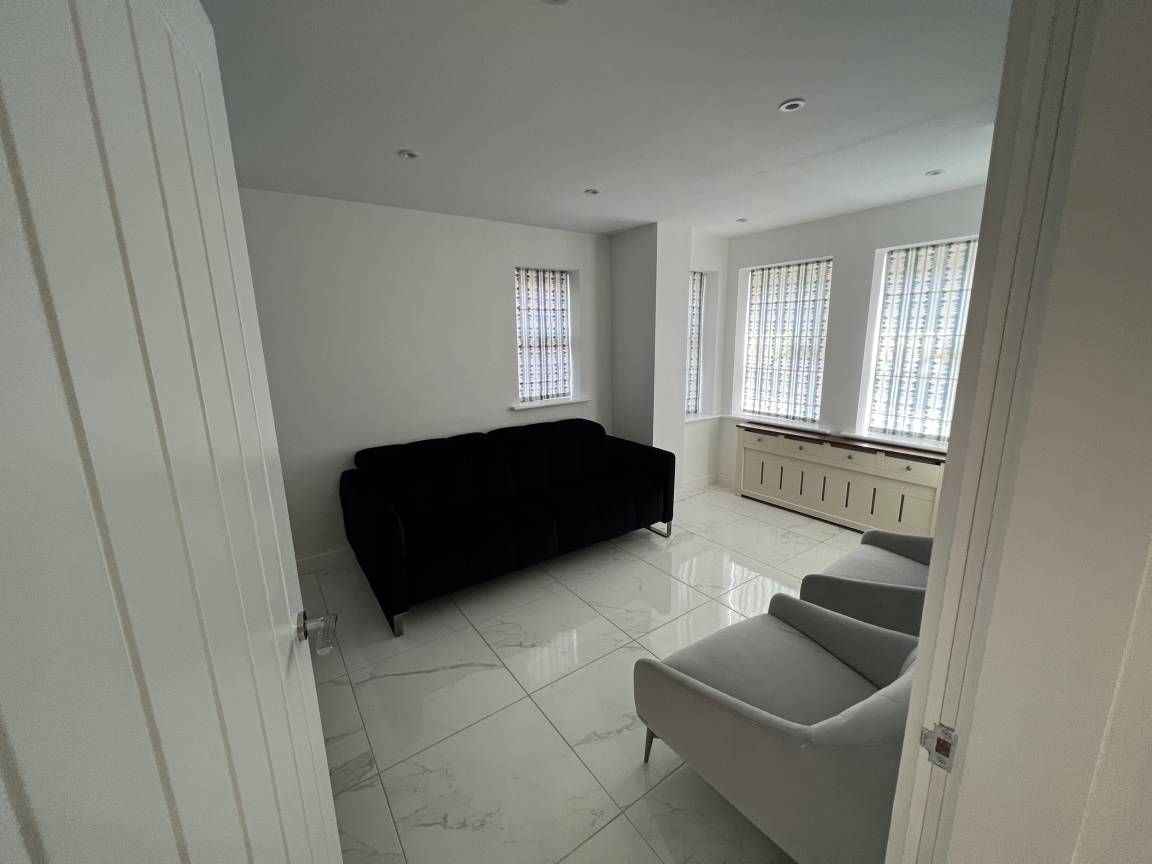 Cottage ∙ 4 Bedrooms ∙ 8 Guests - Oldham