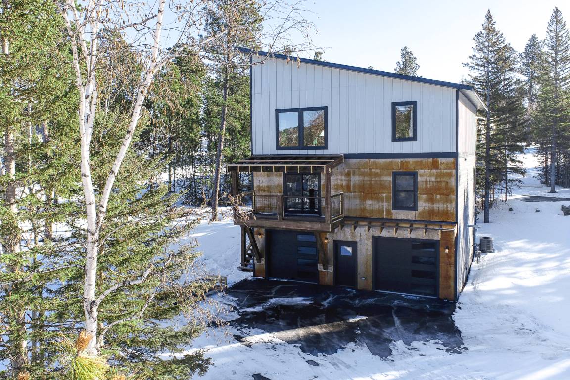 174 M² Cabin ∙ 4 Bedrooms ∙ 12 Guests - Lead, SD