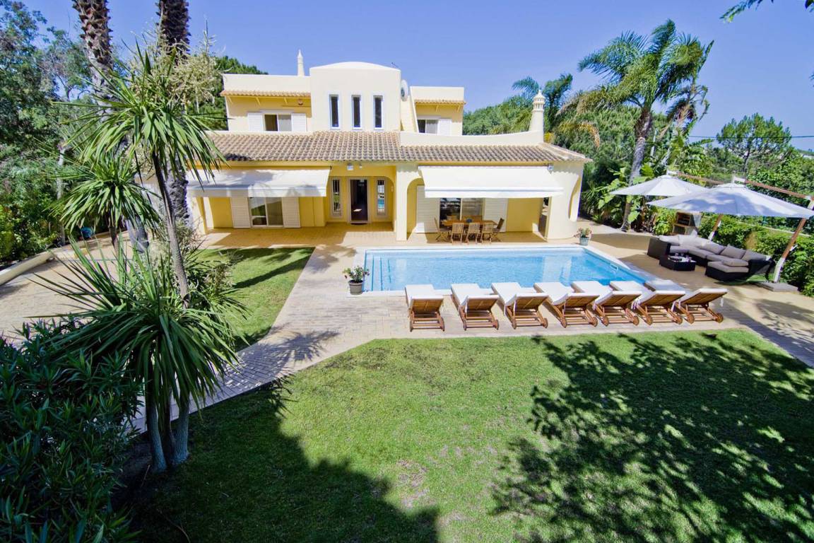 250 M² Villa ∙ 4 Bedrooms ∙ 9 Guests - Almancil