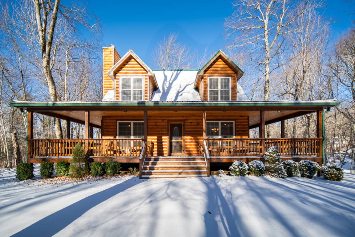 350 M² Cabin ∙ 3 Bedrooms ∙ 6 Guests - North Carolina