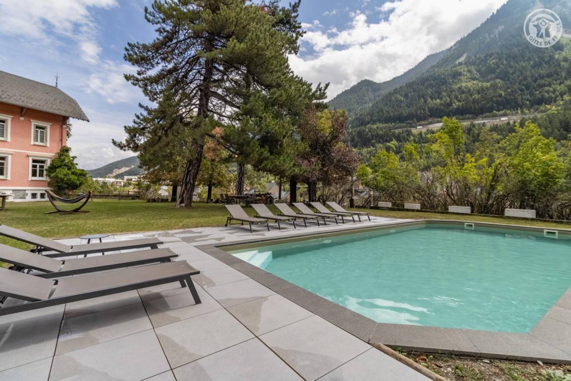 530 M² Mökki ∙ 8 Makuuhuonetta ∙ 15 Vierasta - Aussois