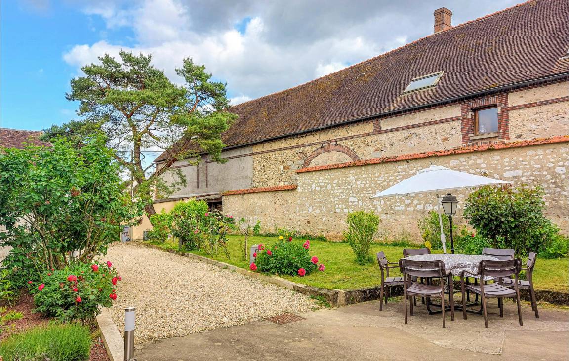 130 M² Maison De Vacances ∙ 4 Chambres ∙ 8 Personnes - Villeneuve-sur-Yonne