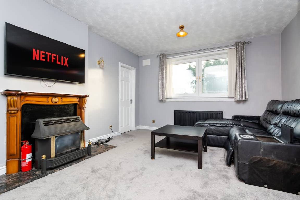 Talo ∙ 4 Makuuhuonetta ∙ 6 Vierasta - Aberdeen