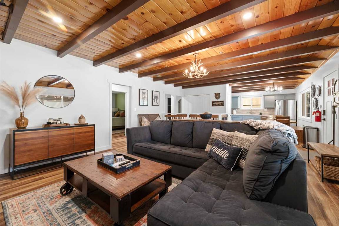 Cabaña ∙ 4 Habitaciones ∙ 10 Huéspedes - California