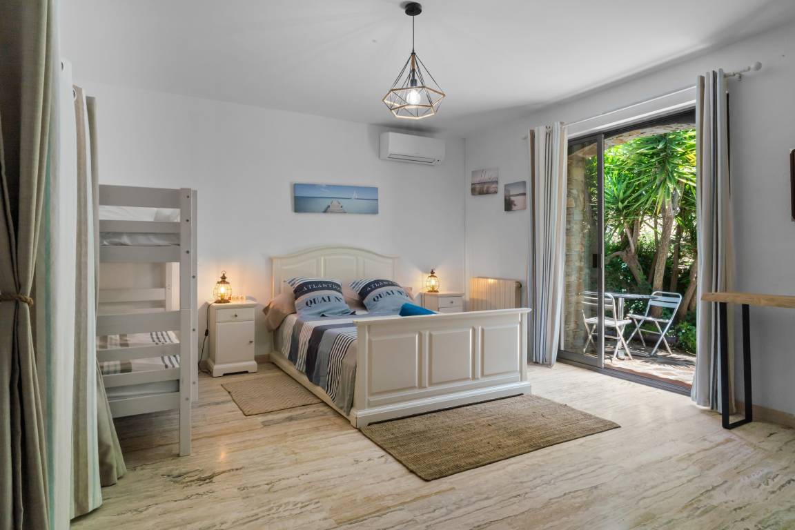 33 M² Bed And Breakfast ∙ 1 Bedroom ∙ 4 Guests - Toulon