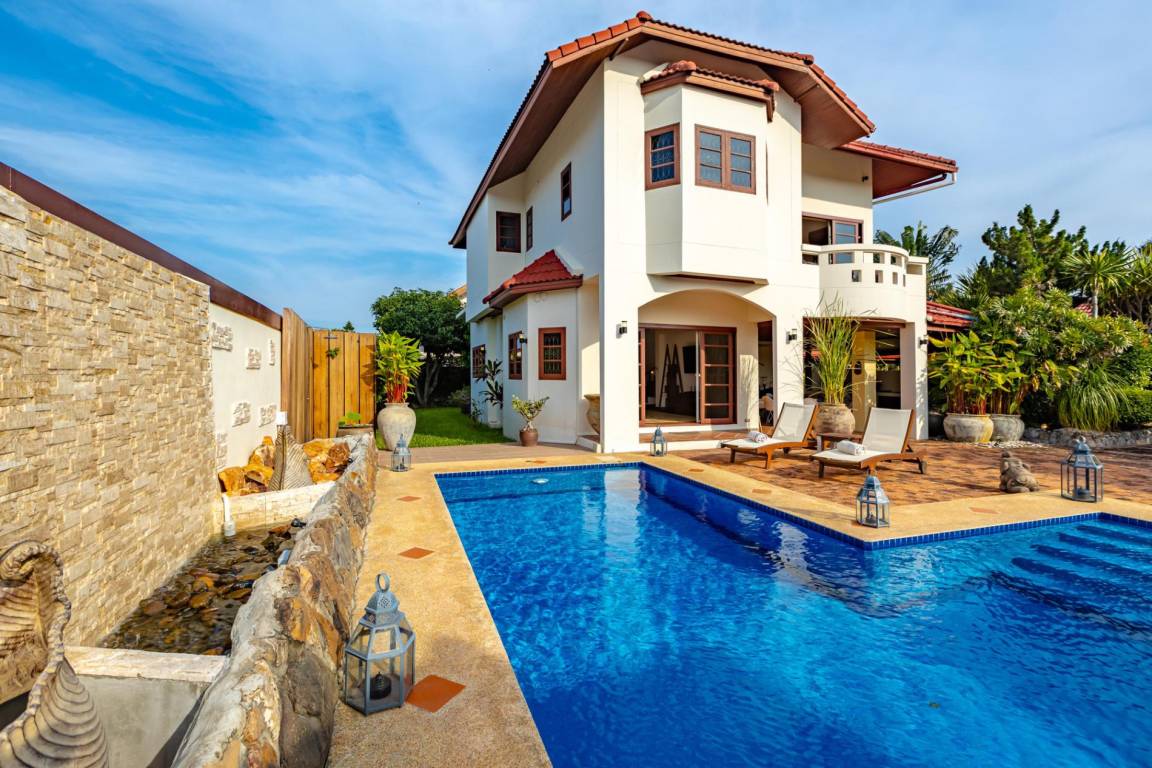 496 M² Villa ∙ 6 Bedrooms ∙ 14 Guests - Hua Hin