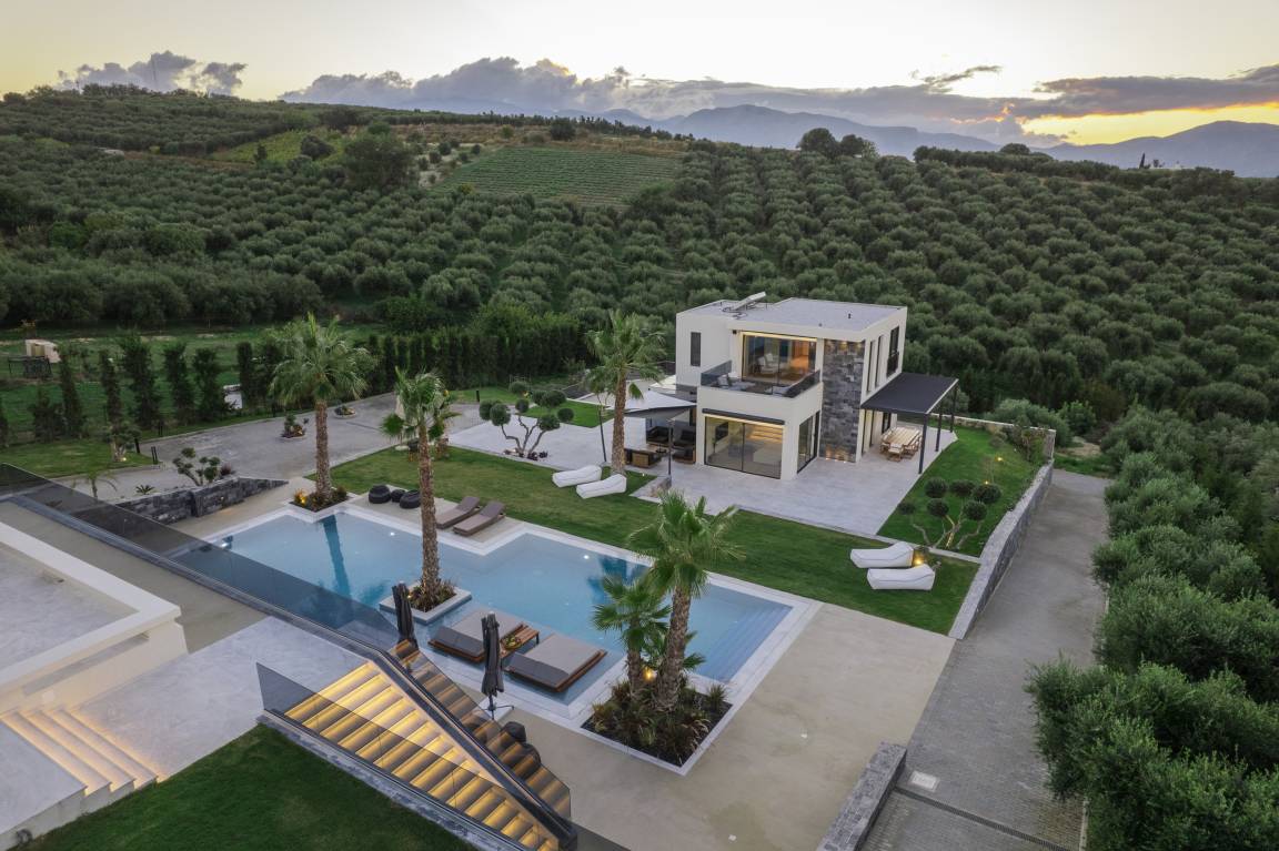 400 M² Villa ∙ 6 Schlafzimmer ∙ 14 Gäste - Iraklion