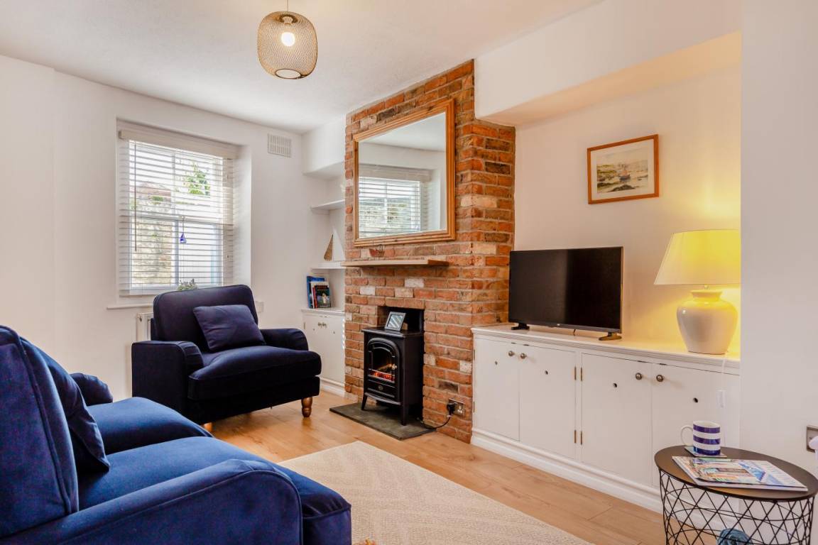 Cottage ∙ 2 Bedrooms ∙ 2 Guests - Appledore