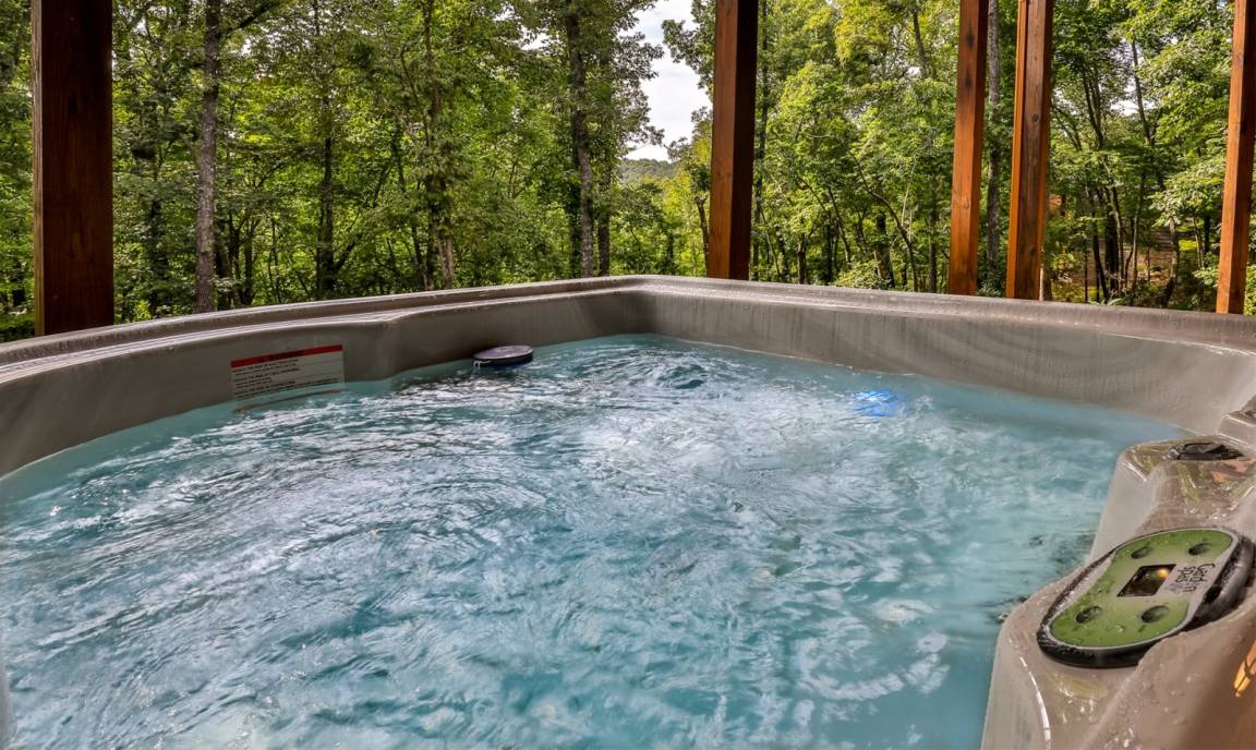 Cabin ∙ 3 Bedrooms ∙ 8 Guests - Mineral Bluff, GA