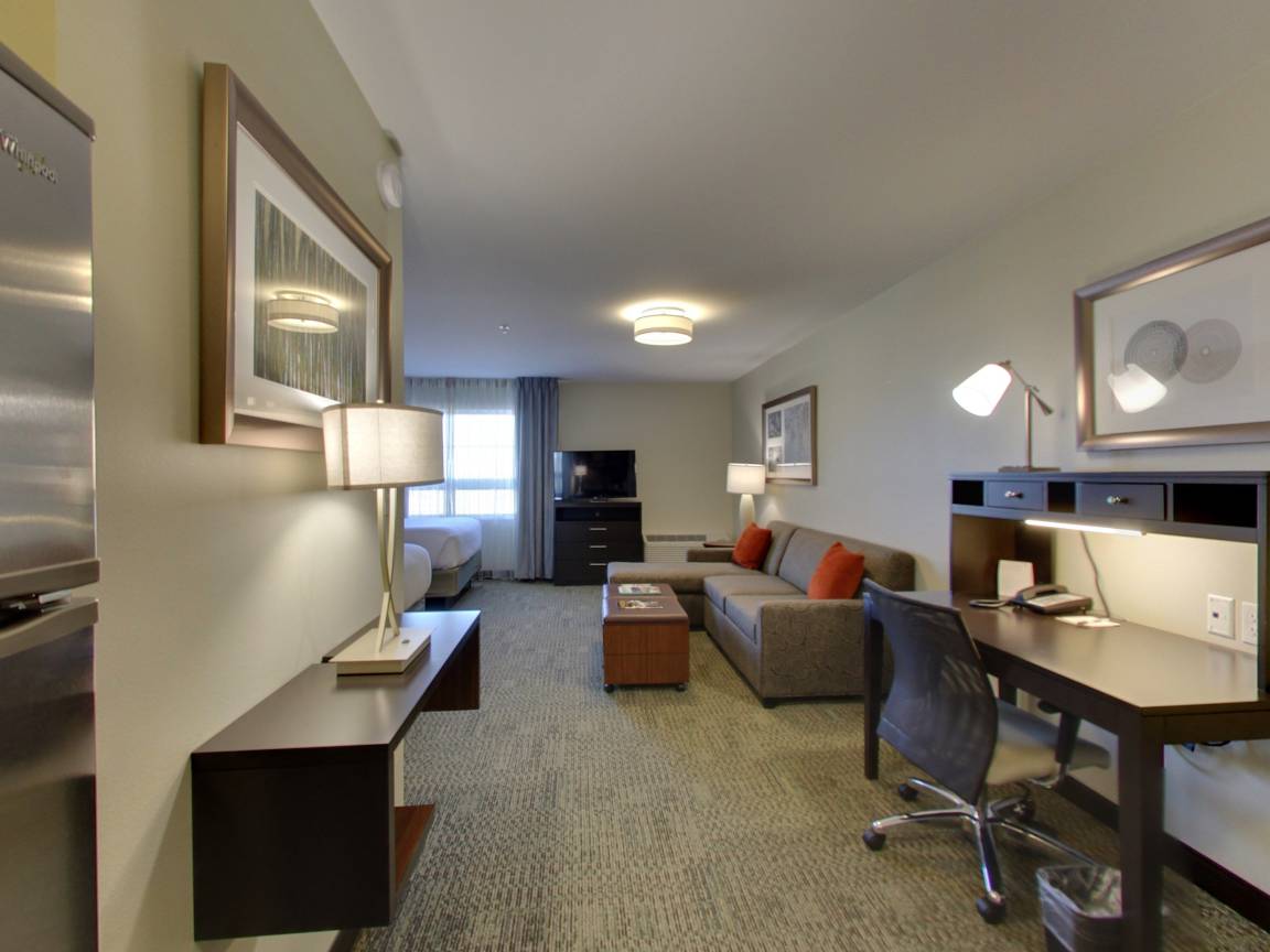 Studio Flat ∙ 1 Bedroom ∙ 4 Guests - Middleton, WI