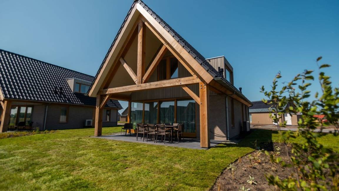 99 M² Ferienhaus ∙ 4 Schlafzimmer ∙ 8 Gäste - Cadzand