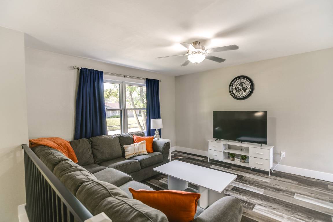 148 M² House ∙ 4 Bedrooms ∙ 8 Guests - Saylorville Lake, IA