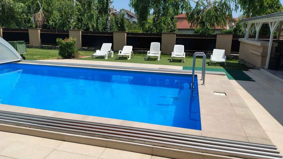 250 M² Ferienhaus ∙ 7 Schlafzimmer ∙ 14 Gäste - Siófok