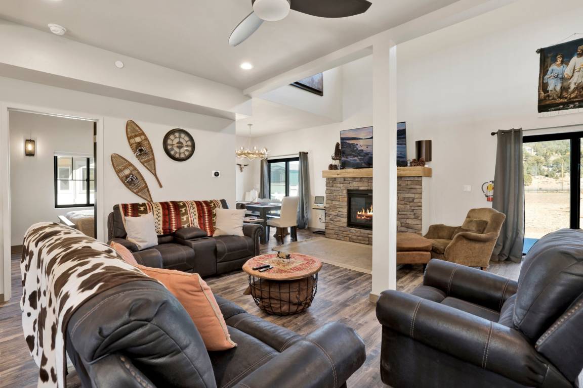 200 M² Cabin ∙ 3 Bedrooms ∙ 8 Guests - California