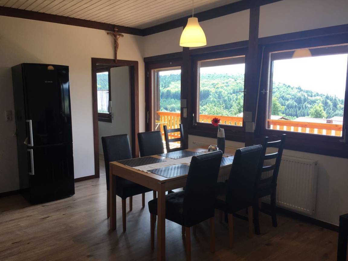 Ferienwohnung ∙ 2 Schlafzimmer ∙ 4 Gäste - Fladungen