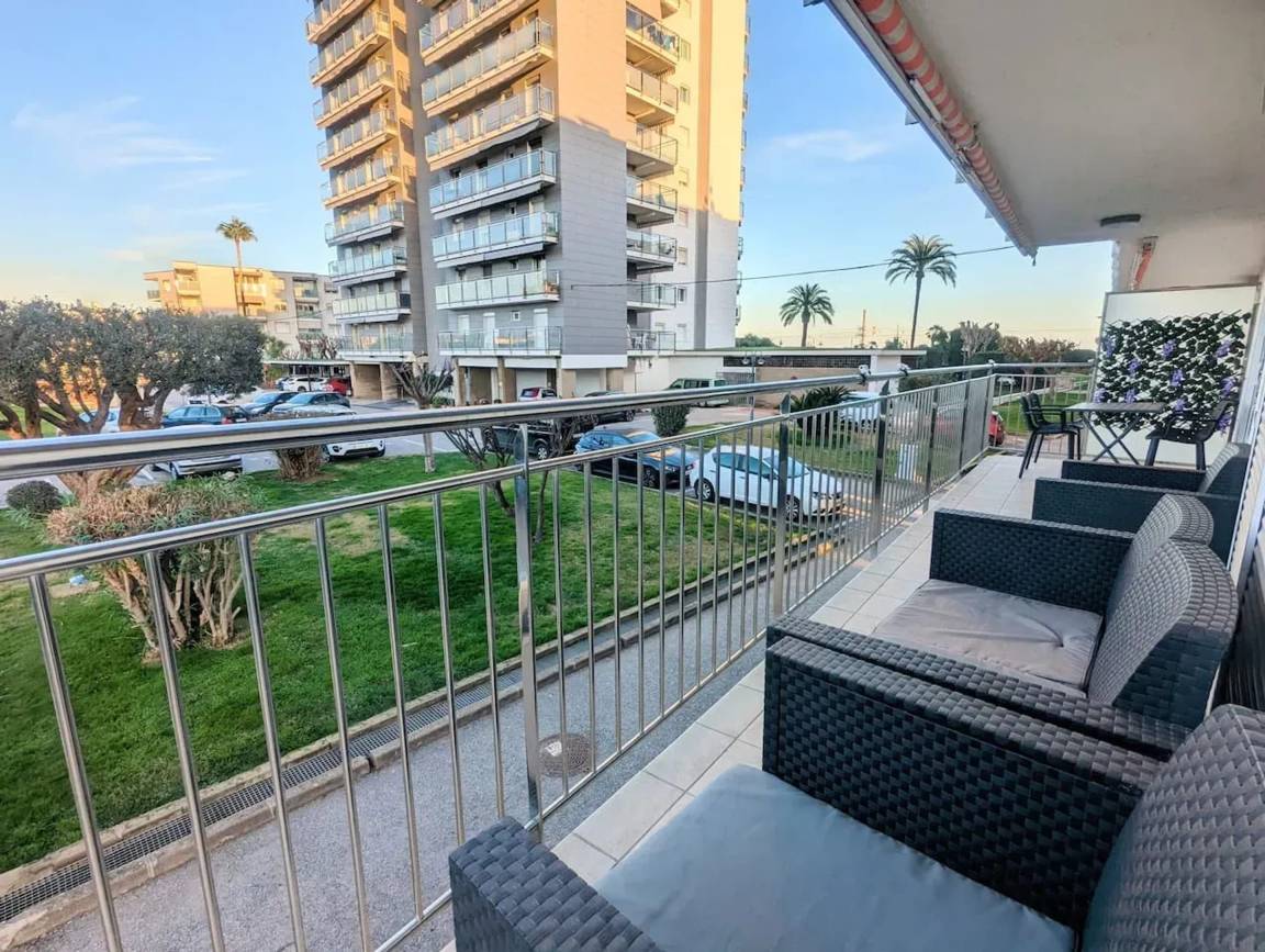 80 M² Apartamento ∙ 3 Habitaciones ∙ 6 Huéspedes - Mataró
