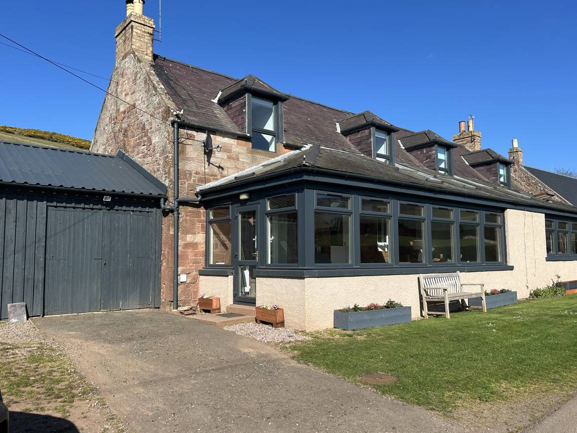 Cottage ∙ 2 Bedrooms ∙ 4 Guests - Dunbar