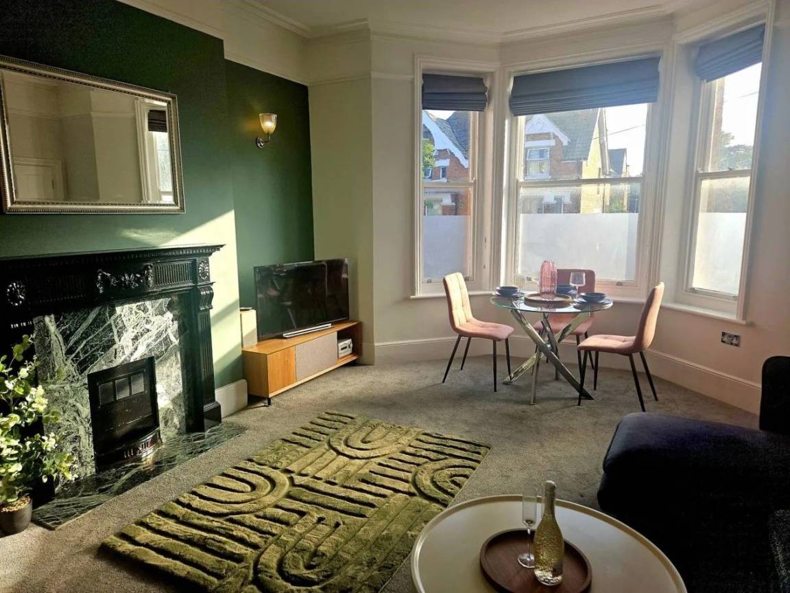 Cottage ∙ 2 Bedrooms ∙ 6 Guests - Folkestone
