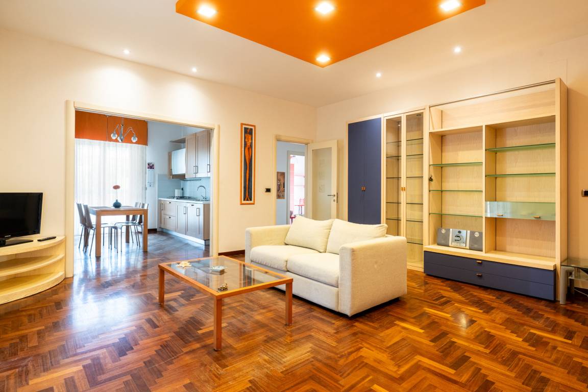 100 M² Apartamento ∙ 2 Habitaciones ∙ 5 Huéspedes - Bari