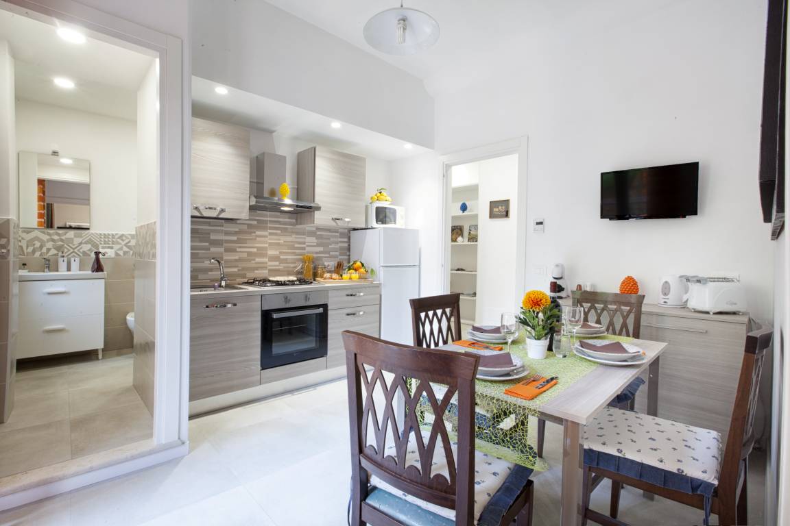 100 M² Apartment ∙ 3 Bedrooms ∙ 10 Guests - Sorrento