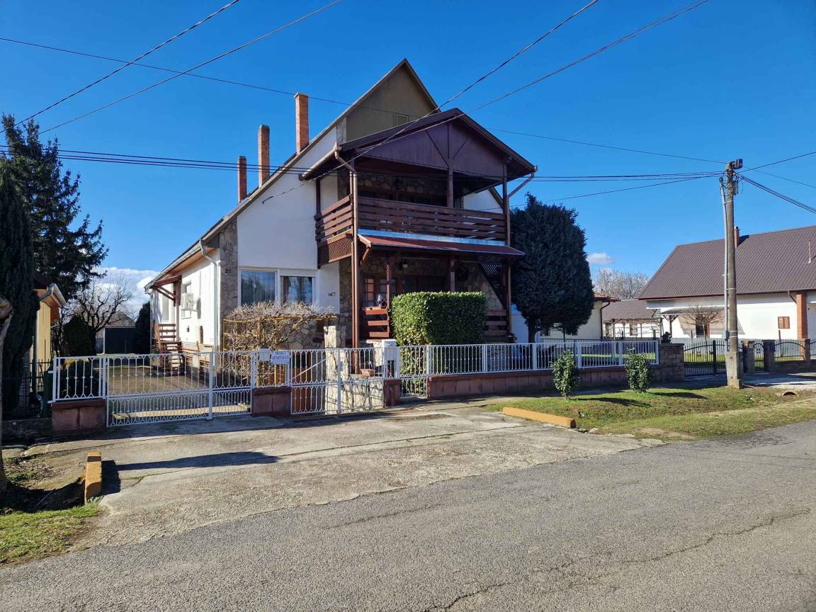 75 M² Apartment ∙ 3 Bedrooms ∙ 8 Guests - Balatonlelle