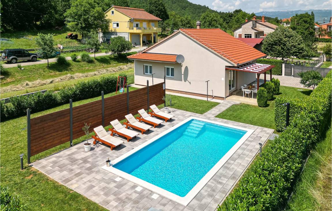 200 M² Maison De Vacances ∙ 3 Chambres ∙ 7 Personnes - Sinj