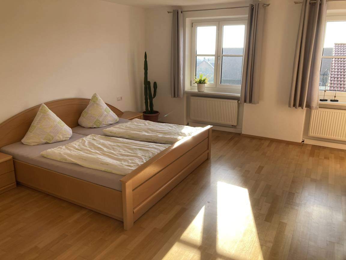 110 M² Appartement ∙ 2 Chambres ∙ 5 Personnes - Breitenbrunn, Allemagne