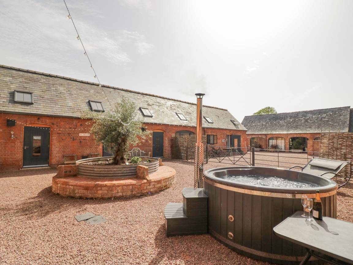 Cottage ∙ 4 Bedrooms ∙ 9 Guests - Cotswolds