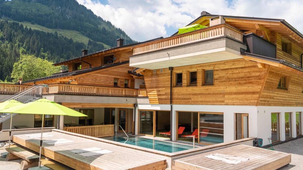 290 M² House ∙ 8 Bedrooms ∙ 24 Guests - Zauchensee