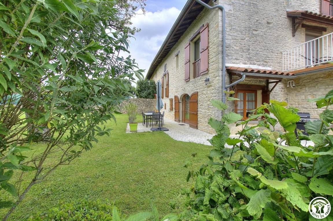 70 M² Gîte ∙ 4 Personnes - Ain