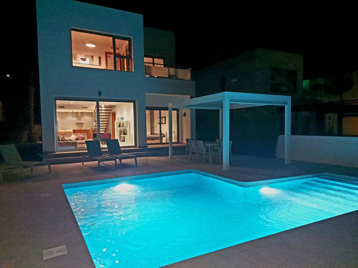 130 M² Villa ∙ 3 Slaapkamers ∙ 6 Gasten - Algorfa
