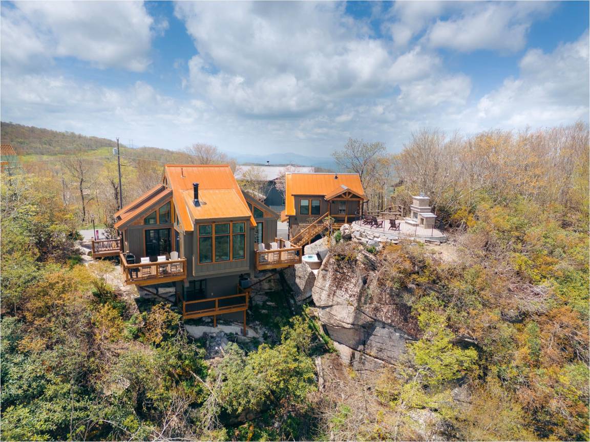 102 M² Cabin ∙ 4 Bedrooms ∙ 12 Guests - Beech Mountain, NC