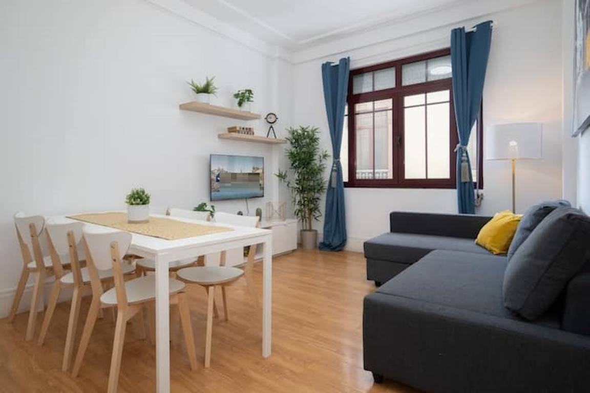80 M² Huoneisto ∙ 3 Makuuhuonetta ∙ 8 Vierasta - Porto