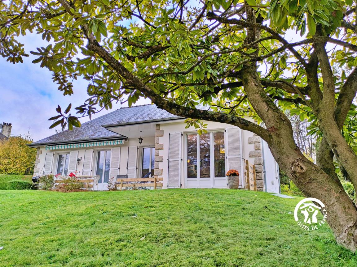 84 M² Cottage ∙ 3 Chambres ∙ 6 Personnes - Laval, France