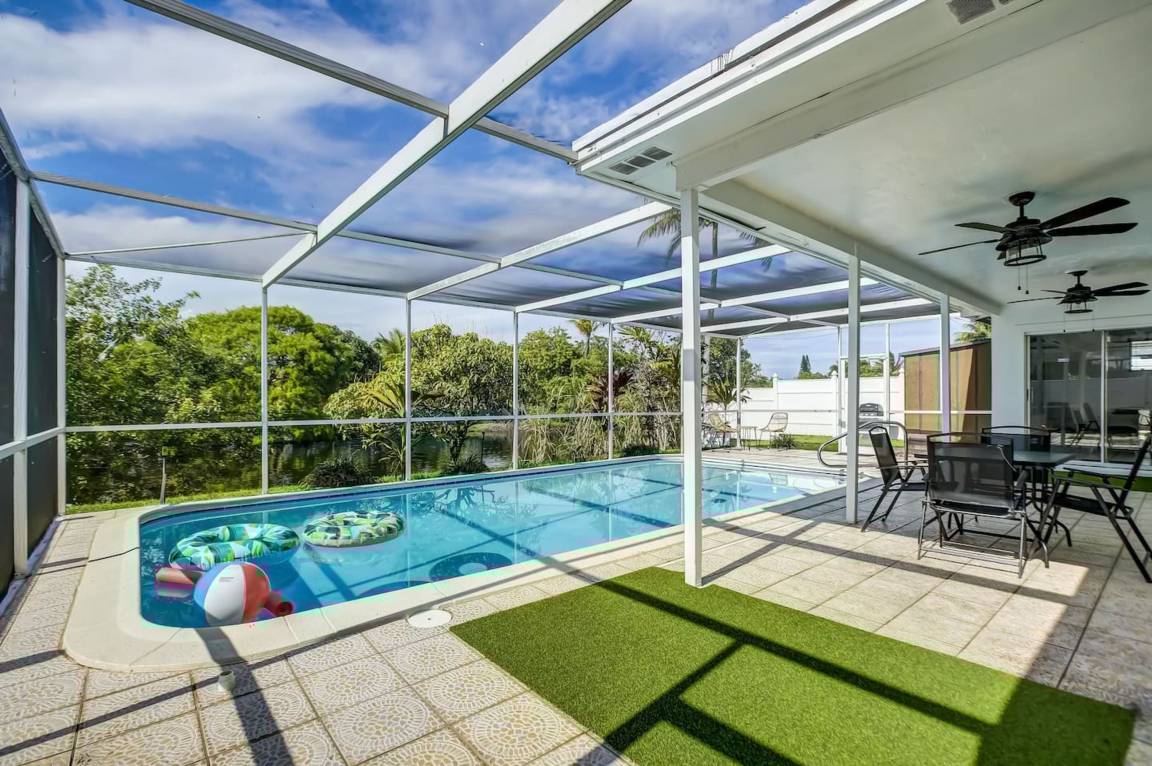 157 M² Villa ∙ 4 Bedrooms ∙ 10 Guests - Sunrise, FL