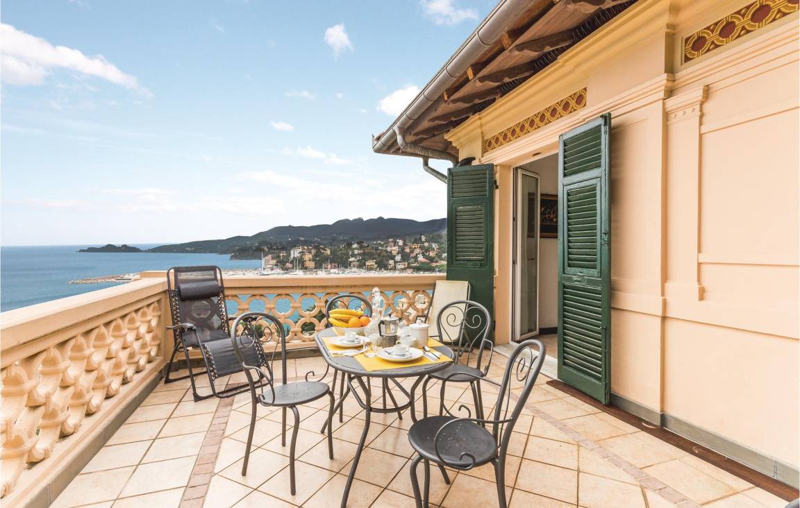 130 M² Apartamento ∙ 2 Habitaciones ∙ 6 Huéspedes - Rapallo
